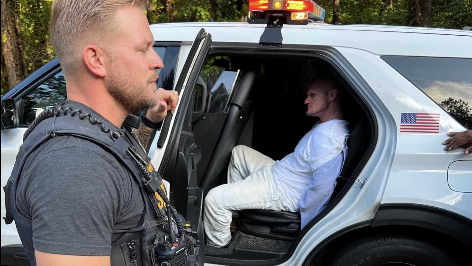 Texas Double Murder Suspect Escapee Just Arrested Along With Woman ...