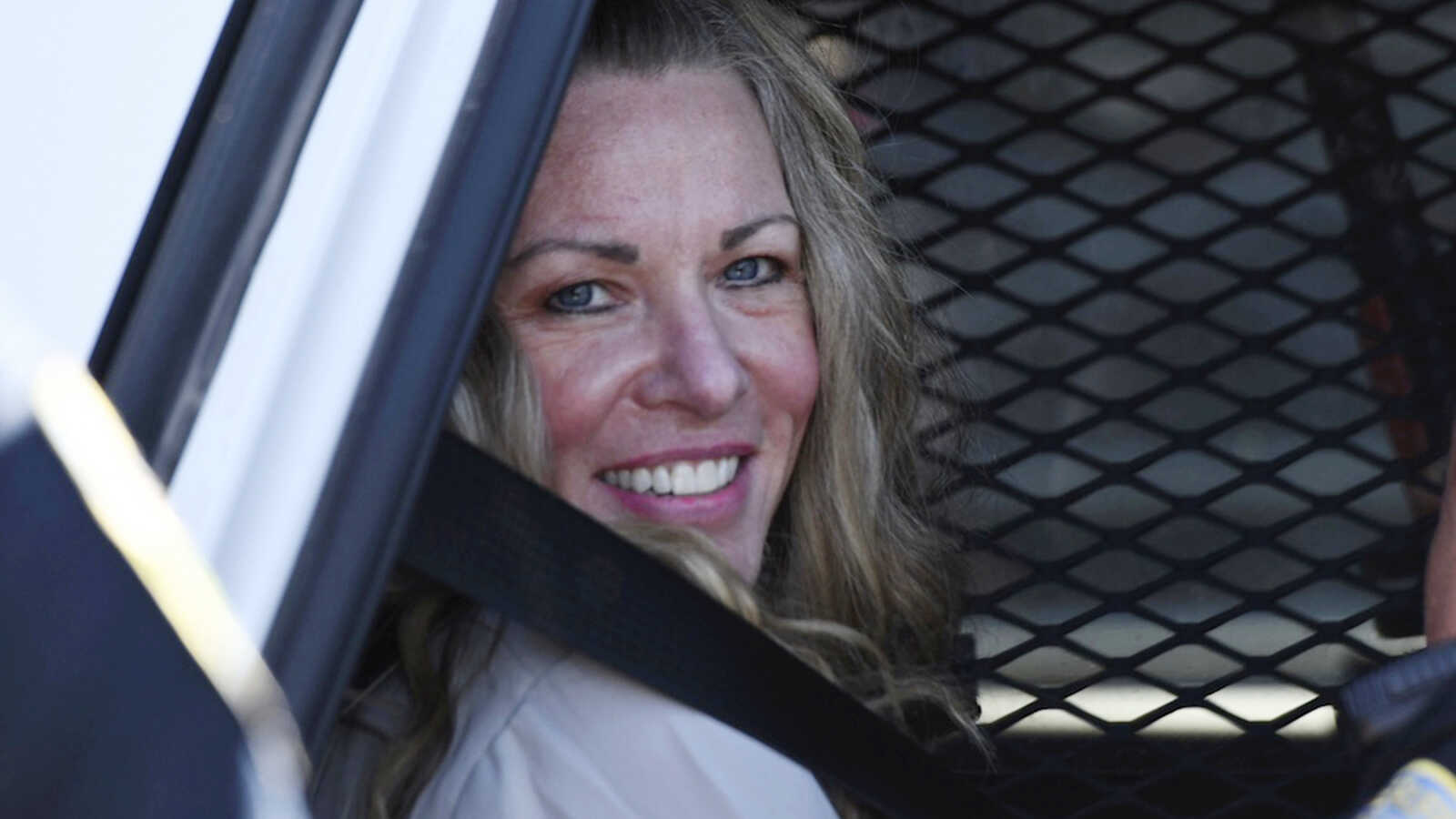 ‘Cult Mom’ Trial: Lori Vallow Smiles as Ex-Friend Testifies About Being ...